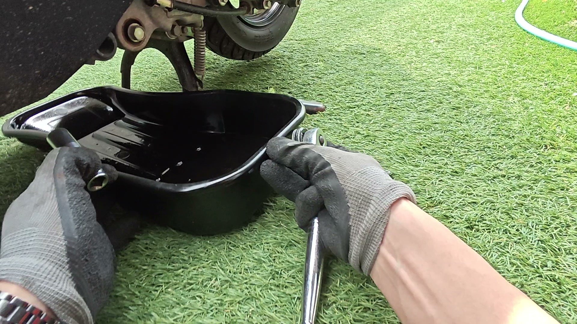 AF79 AY01 タクト ジョグ オイル交換のやり方を解説 - キャブマガ