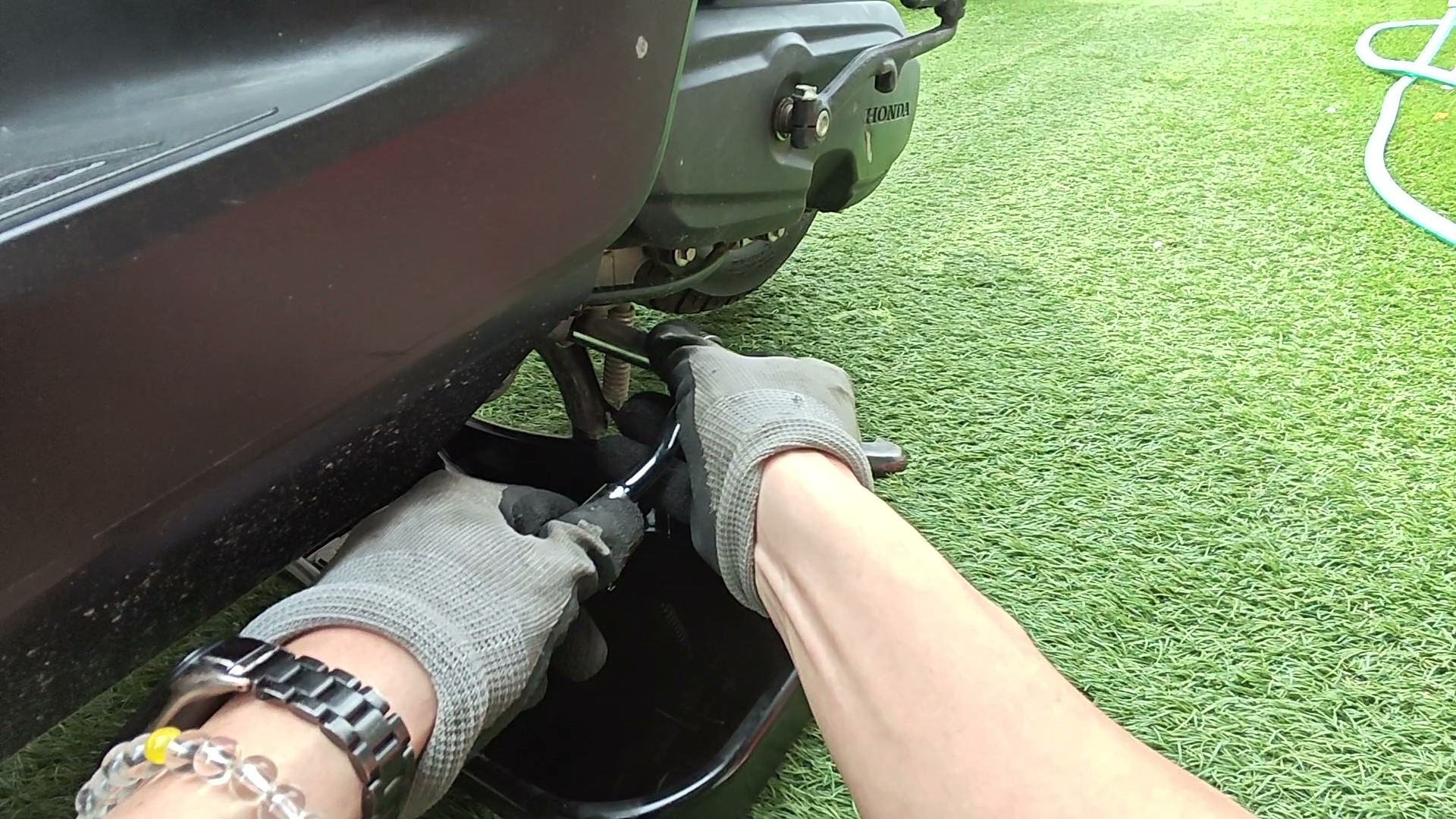 AF79 AY01 タクト ジョグ オイル交換のやり方を解説 - キャブマガ