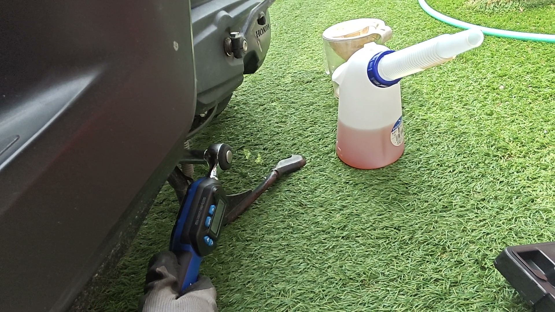 AF79 AY01 タクト ジョグ オイル交換のやり方を解説 - キャブマガ