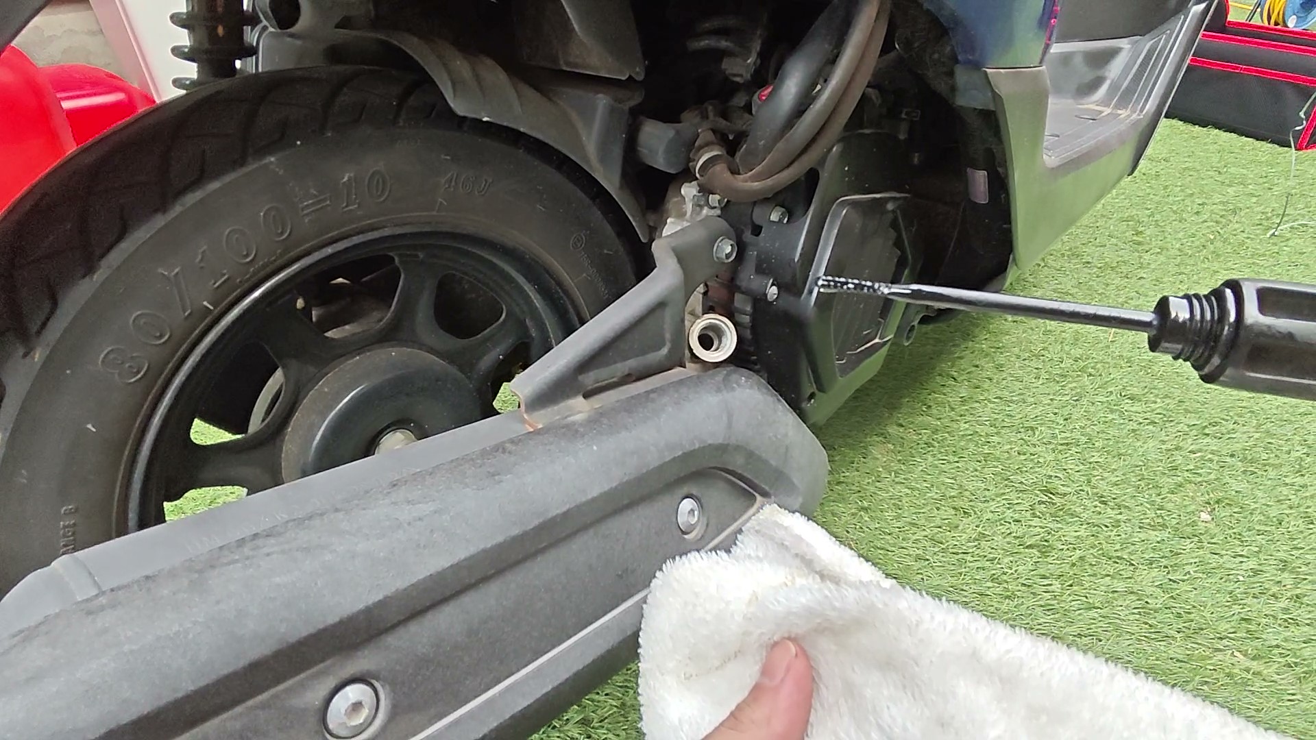 AF79 AY01 タクト ジョグ オイル交換のやり方を解説 - キャブマガ